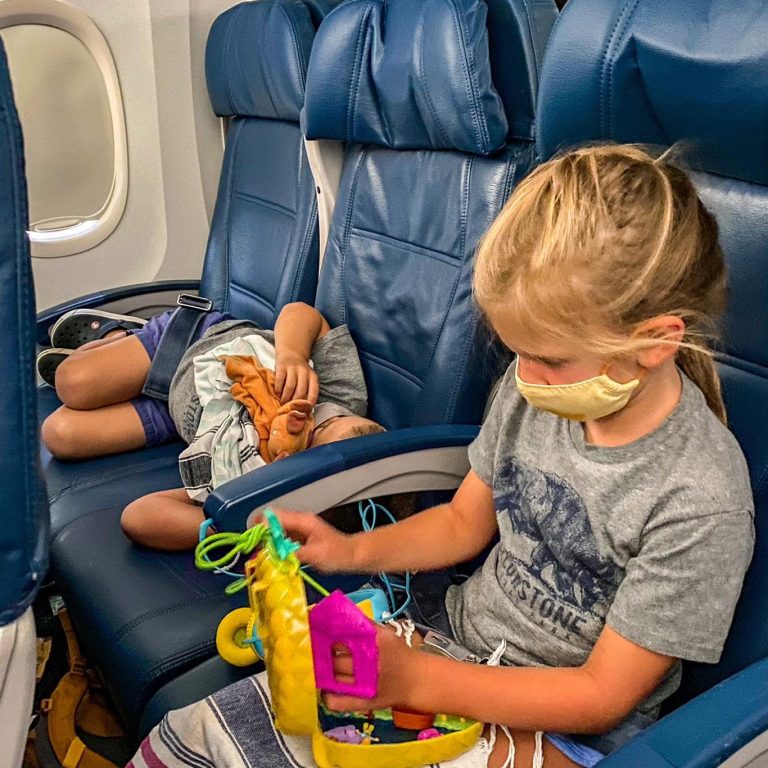 Airplane Activities From 1 To 10 Years: Fun In-Flight Ideas For Kids